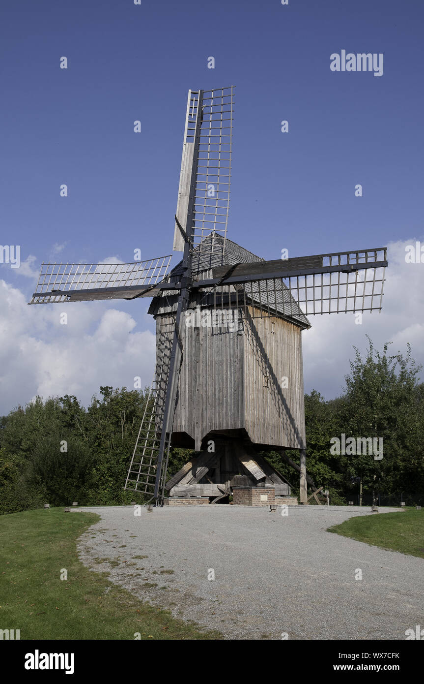 Green windmill hi-res stock photography and images - Alamy