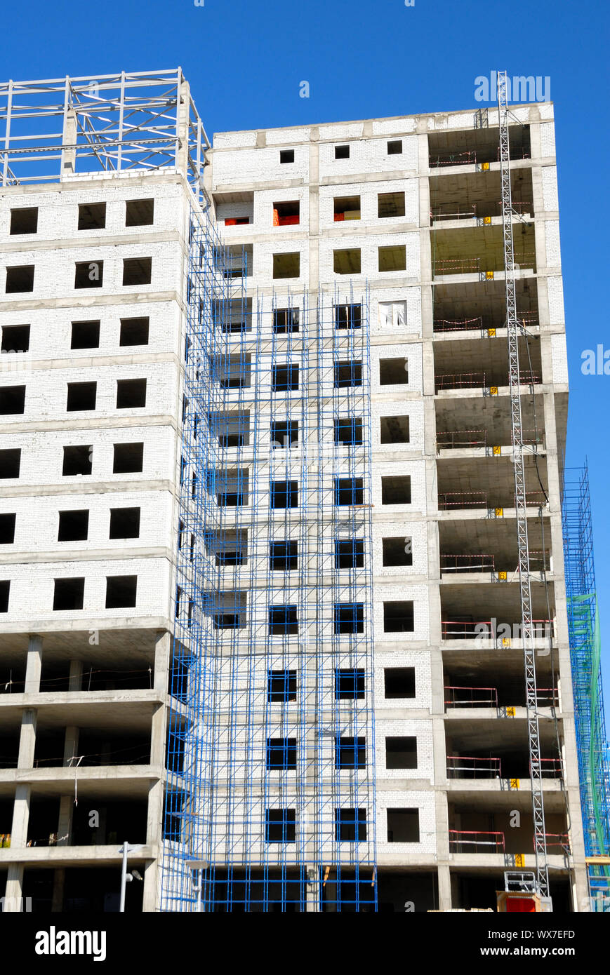 Construction of office building from glass and concrete Stock Photo - Alamy