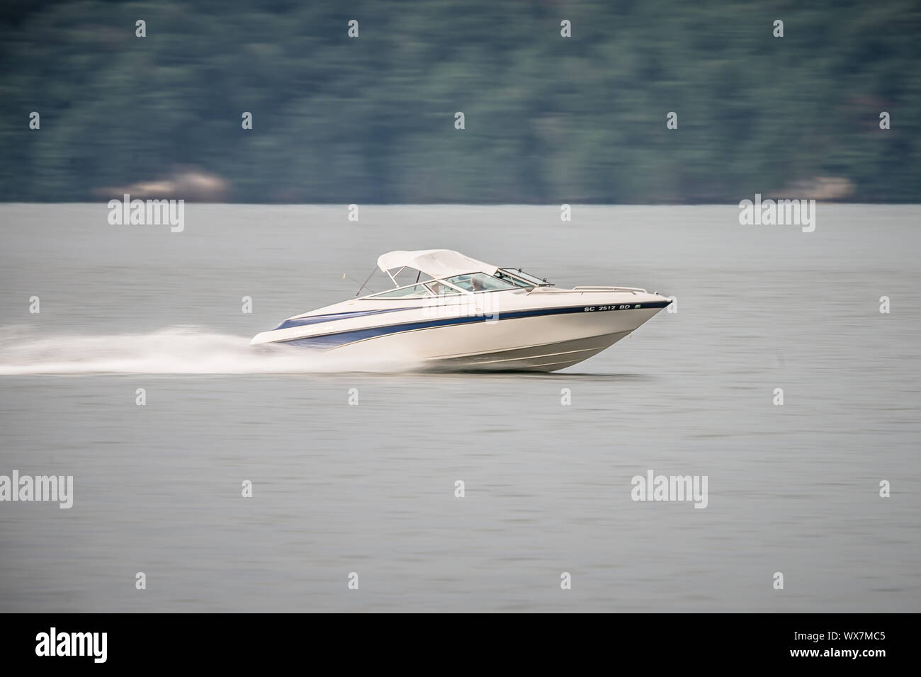 Water waves boats moving hi-res stock photography and images - Alamy