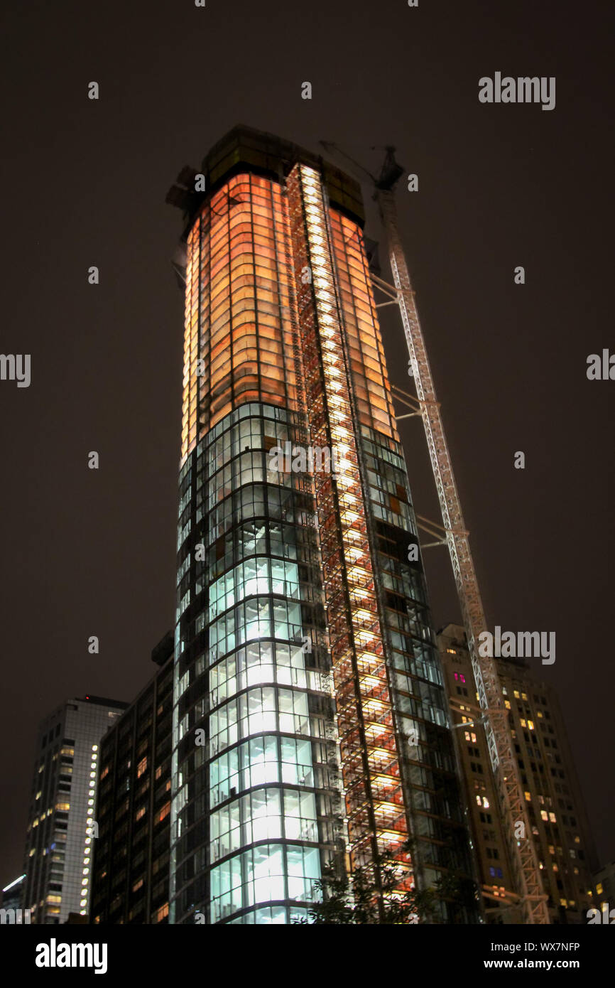 Skyscraper silhouettes hi-res stock photography and images - Alamy