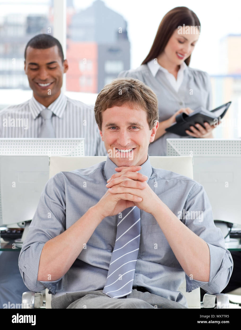 Presentation of business team at work in the office Stock Photo - Alamy