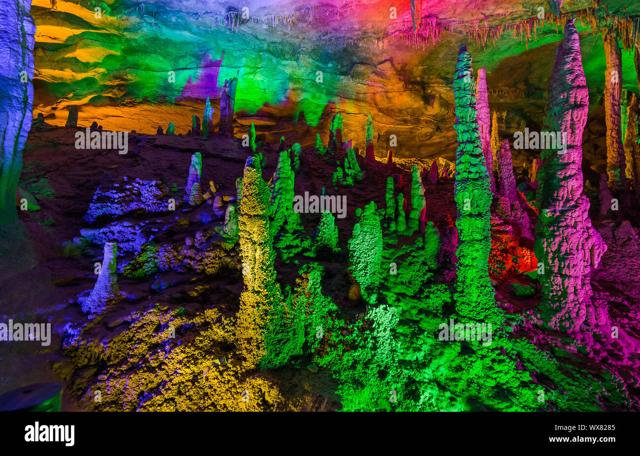 Huanglong Yellow Dragon Cave - China Stock Photo - Alamy