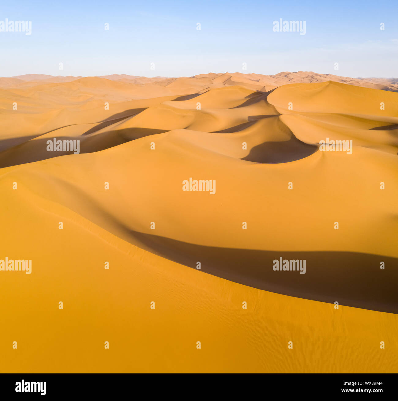 Beautiful desert landscape hi-res stock photography and images - Alamy