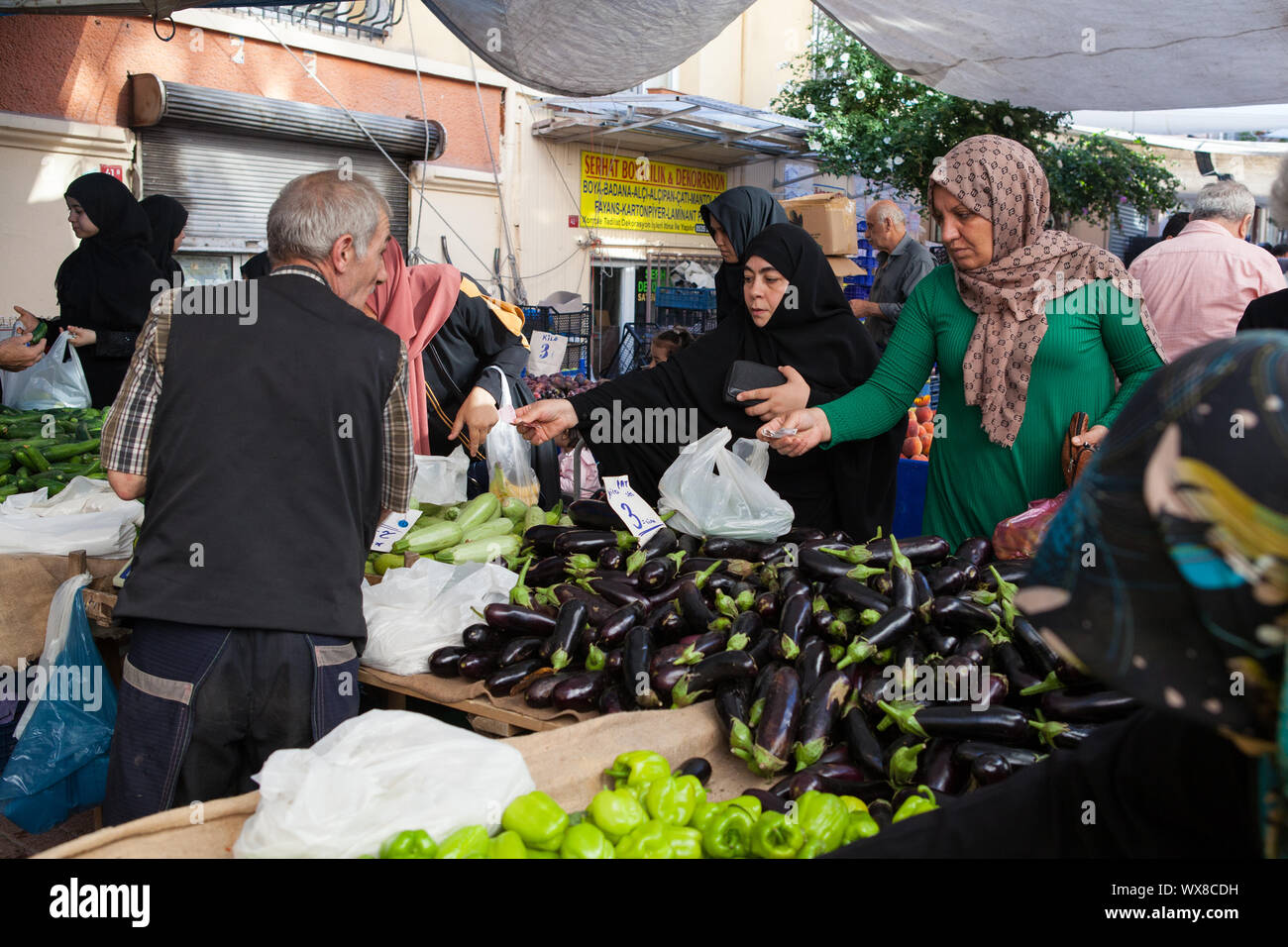 Vegetable market in the Fatih district of Istanbul Stock Photo - Alamy