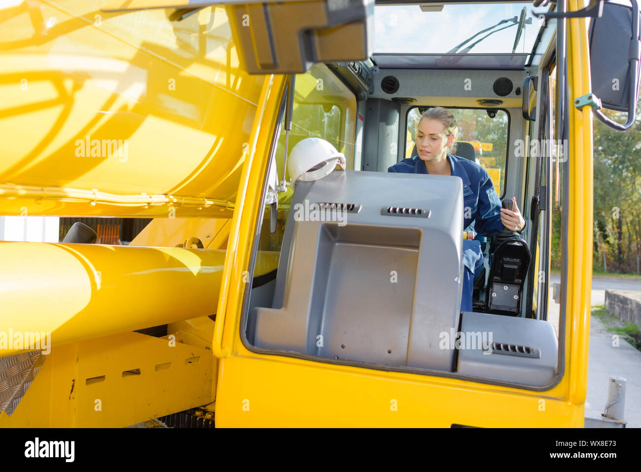 Gantry crane operator factory hi-res stock photography and images - Alamy