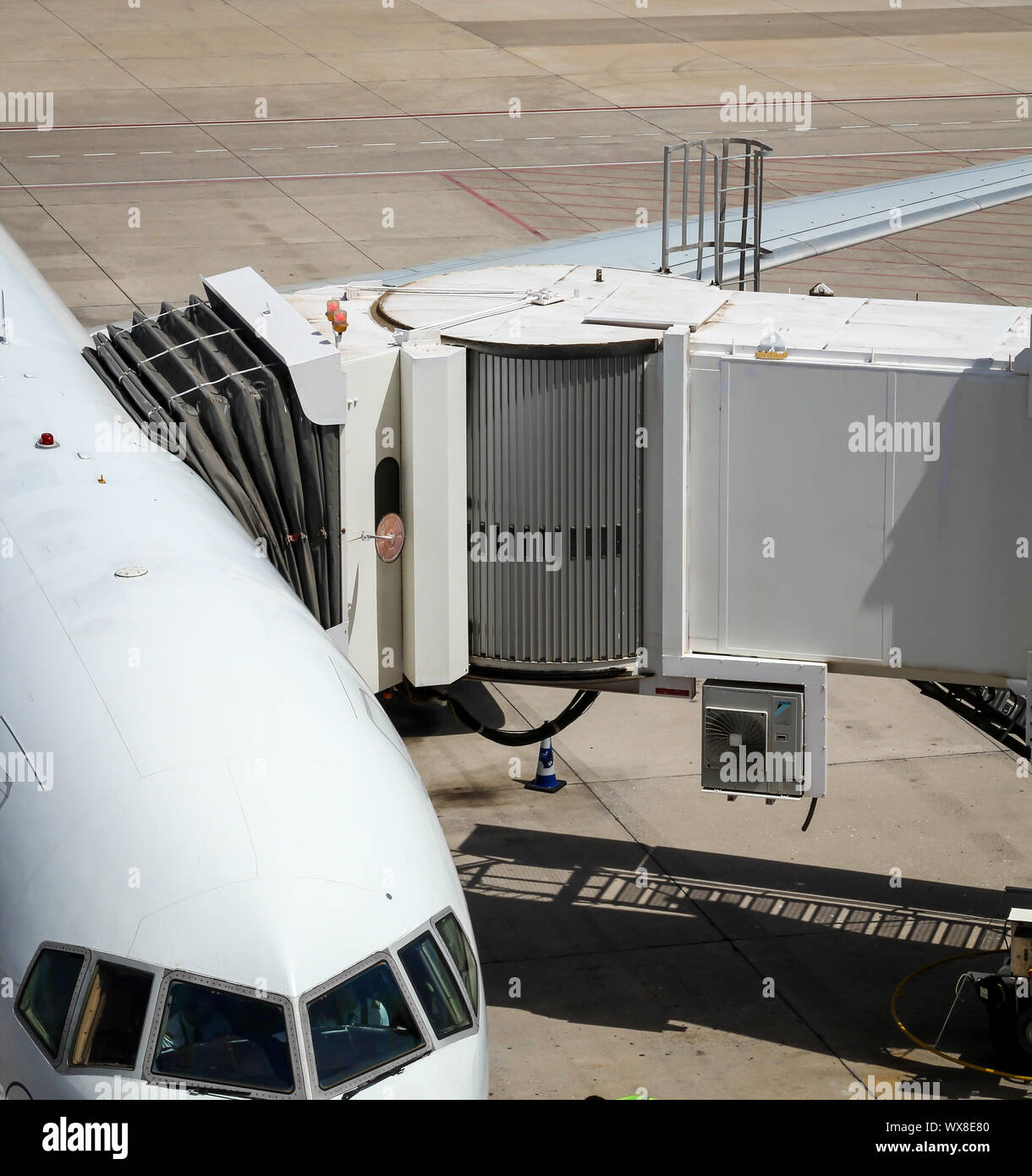 Airplane computer cockpit hi-res stock photography and images - Alamy