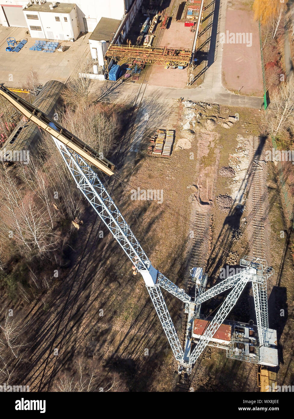 Crane rails hi-res stock photography and images - Alamy