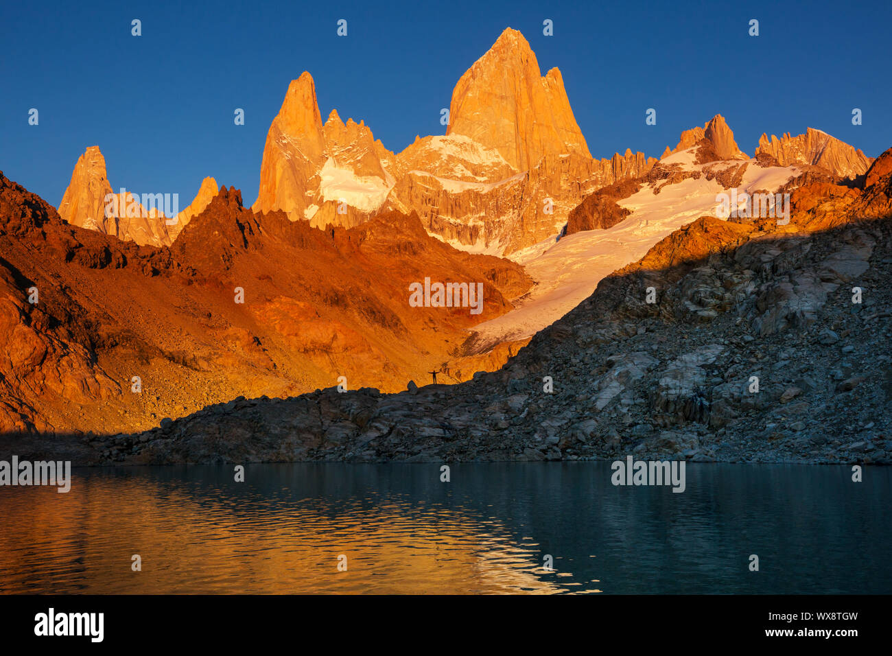 Summit cerro fitz roy hi-res stock photography and images - Alamy
