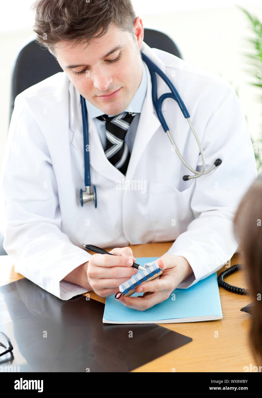 Male portrait 20s hi-res stock photography and images - Alamy