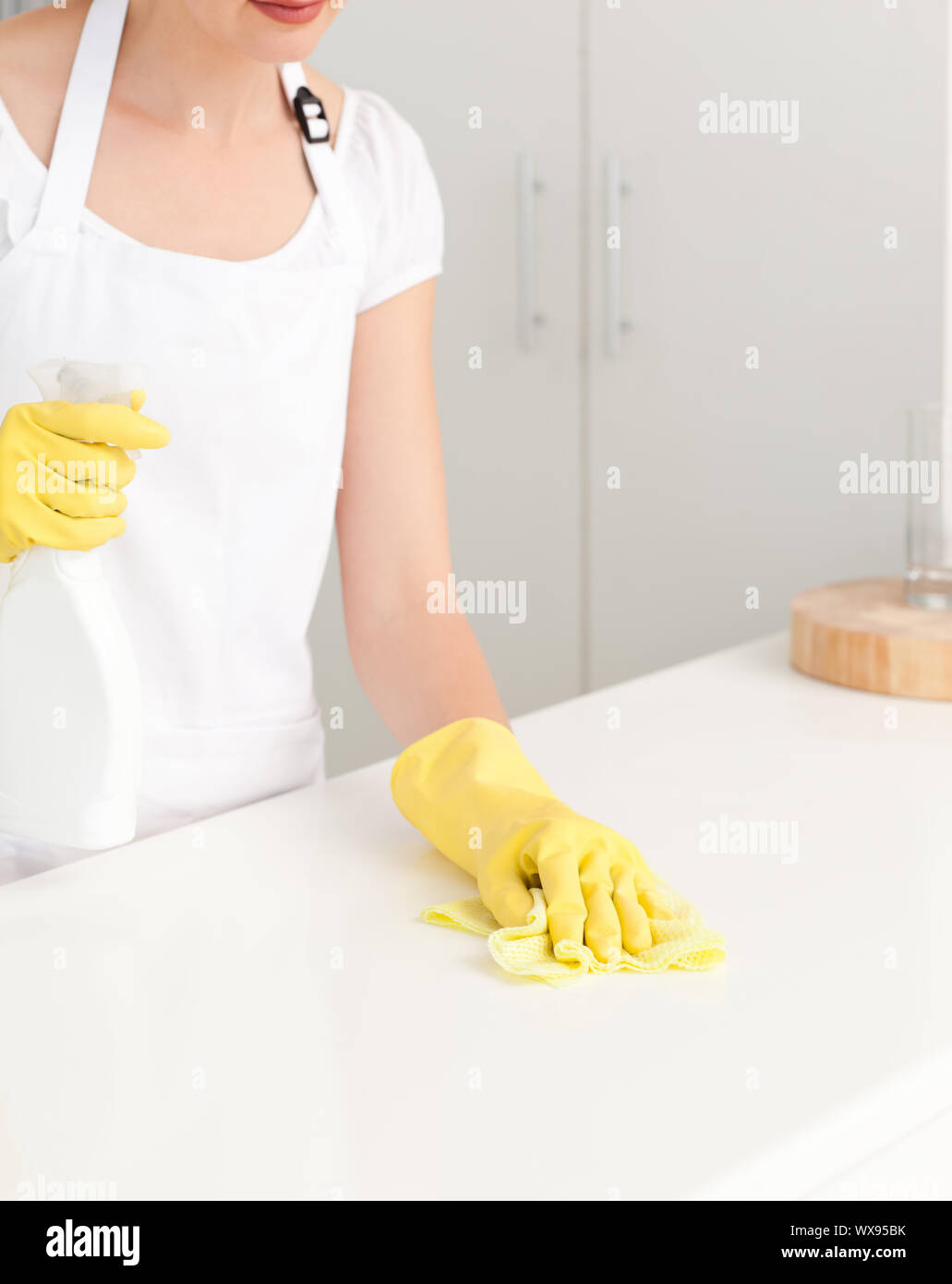 Woman washing dishes in the kitchen Stock Photo - Alamy