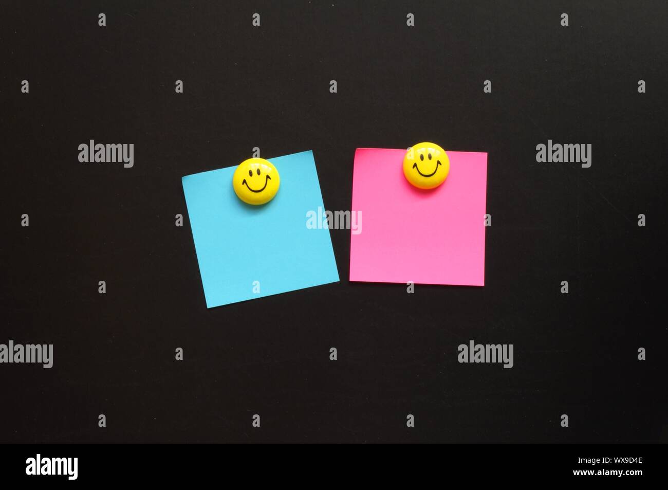 Smiley blank sheet note paper hi-res stock photography and images - Alamy