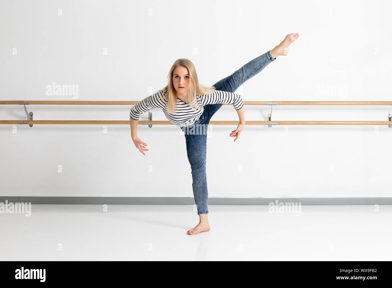 Lady background hi-res stock photography and images - Alamy