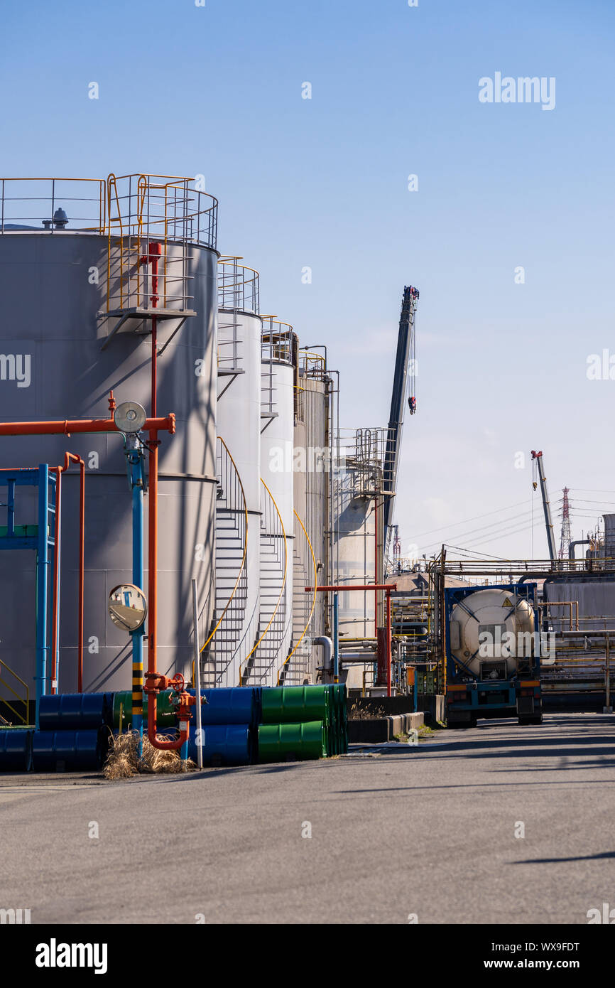 pipeline Chemical oil factory plant Stock Photo - Alamy