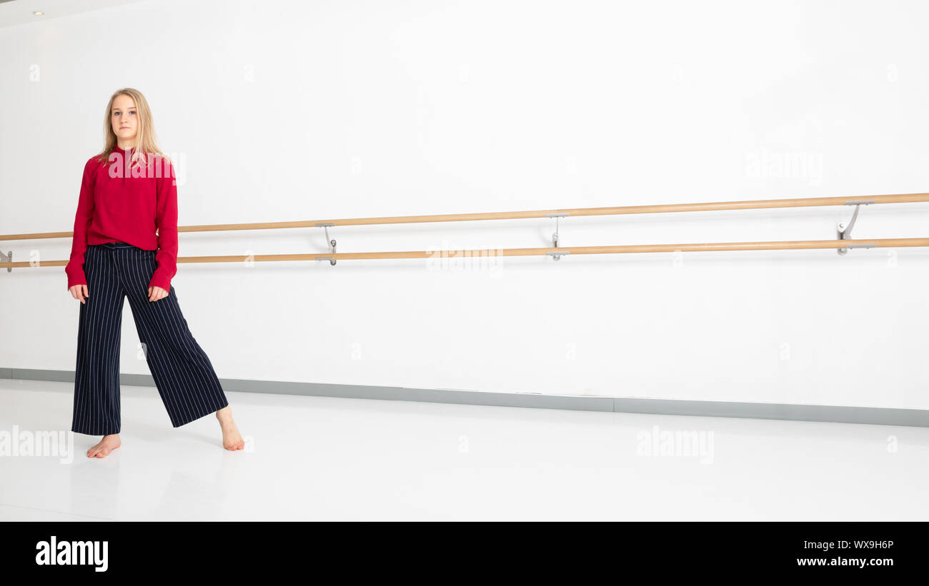 Classical dance school hi-res stock photography and images - Alamy