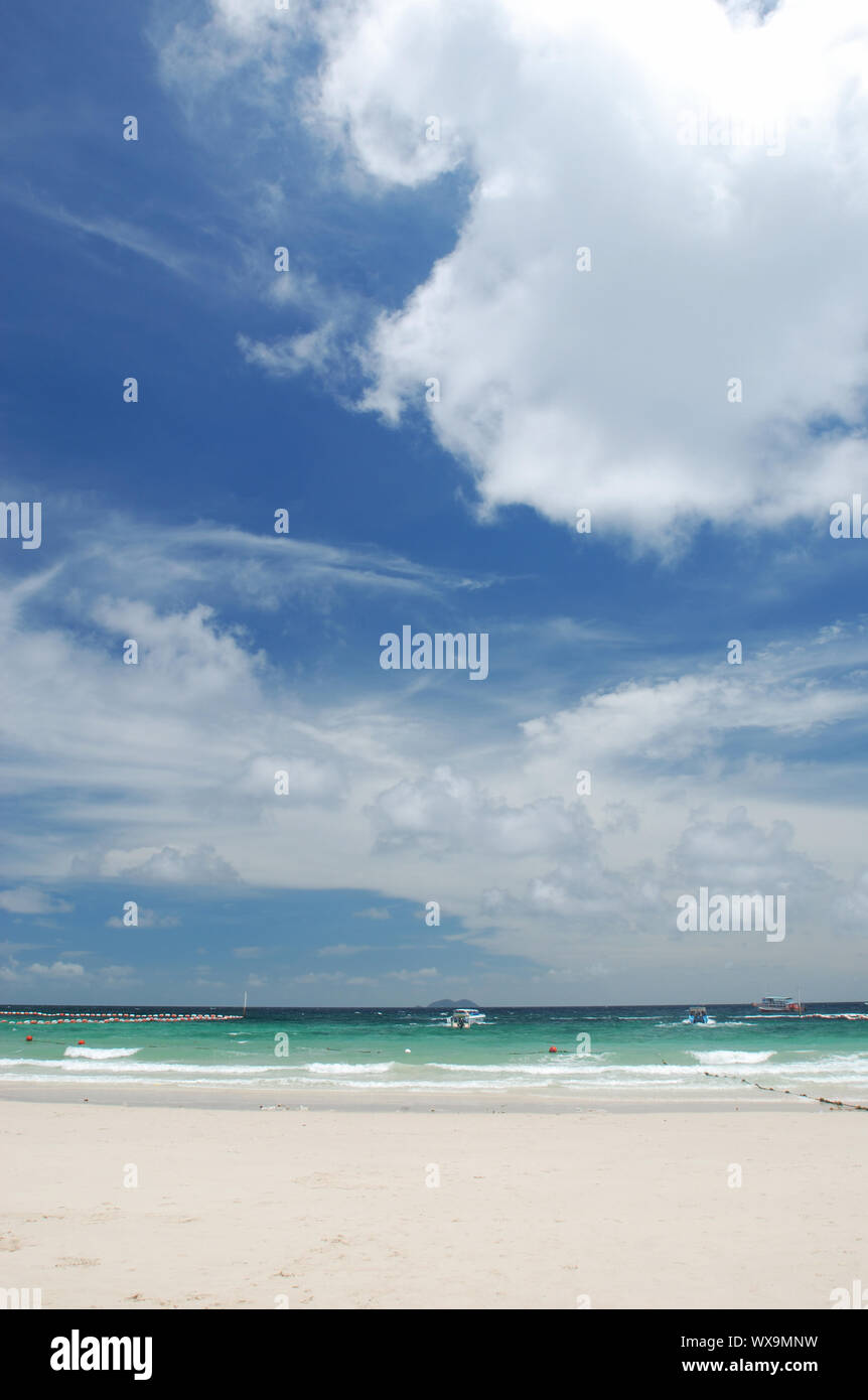 Tropical beach scene, Pacific ocean Stock Photo - Alamy