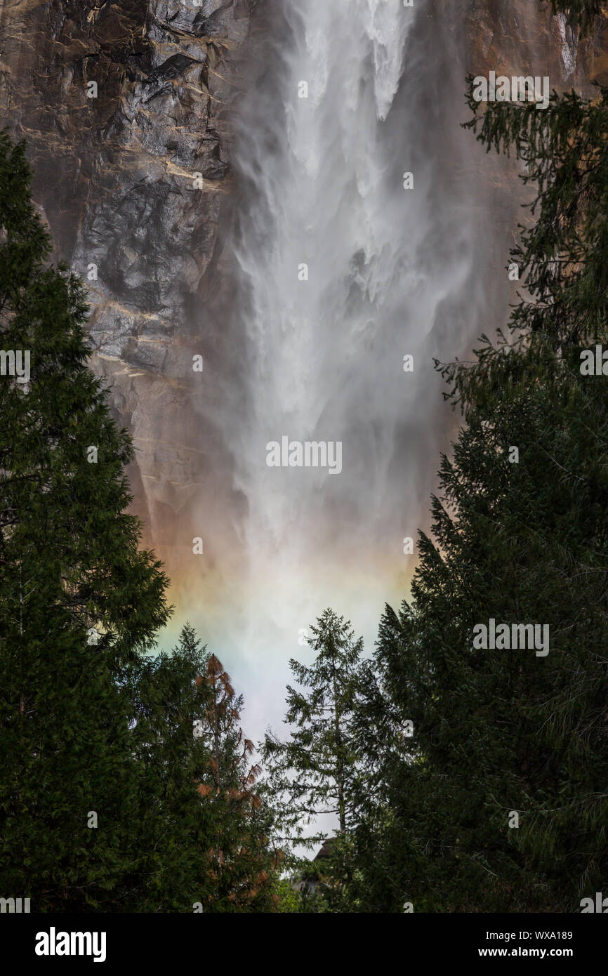 Yosemite Waterfall Sun High Resolution Stock Photography and Images - Alamy