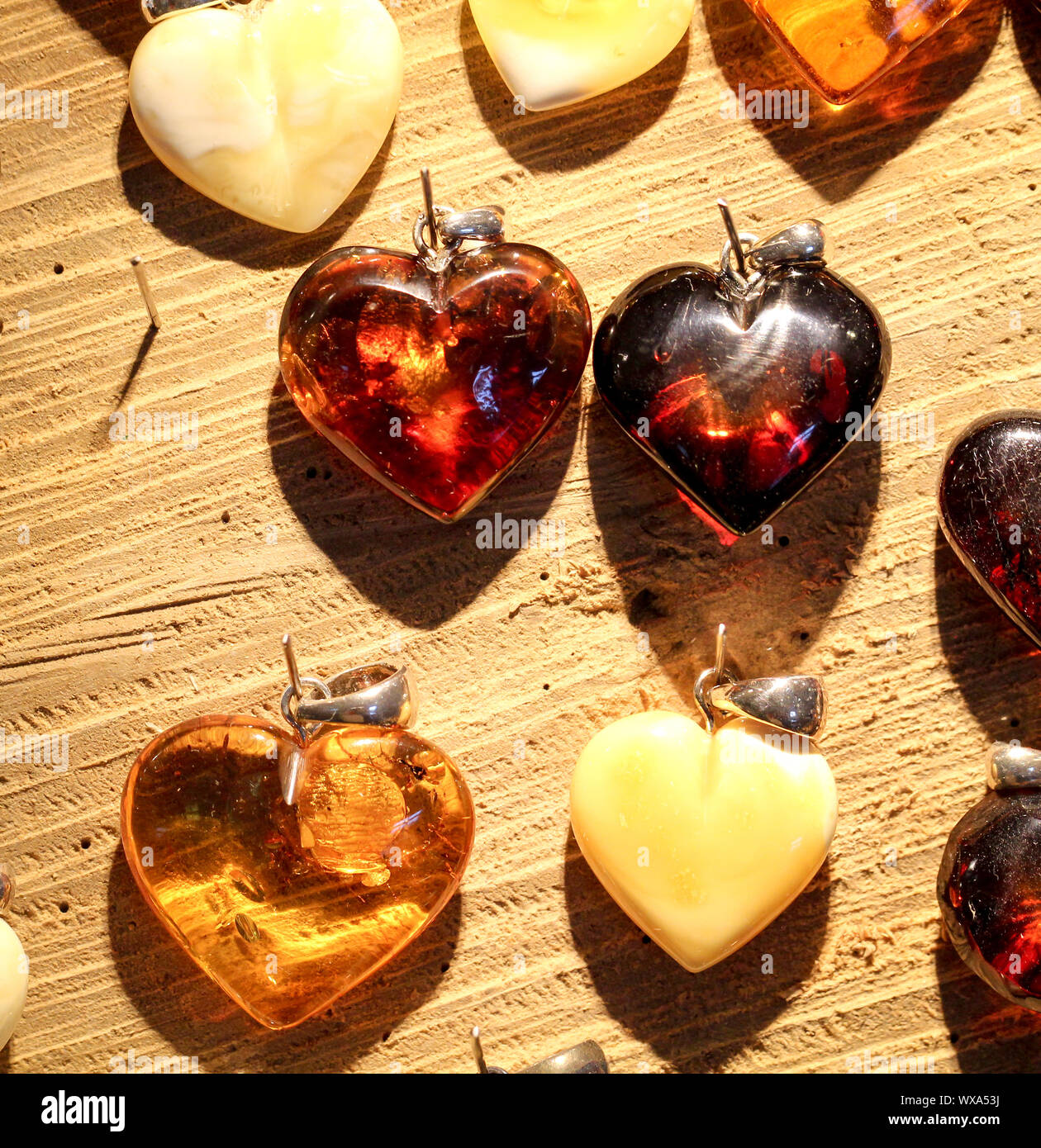 Green stones amber hi-res stock photography and images - Alamy