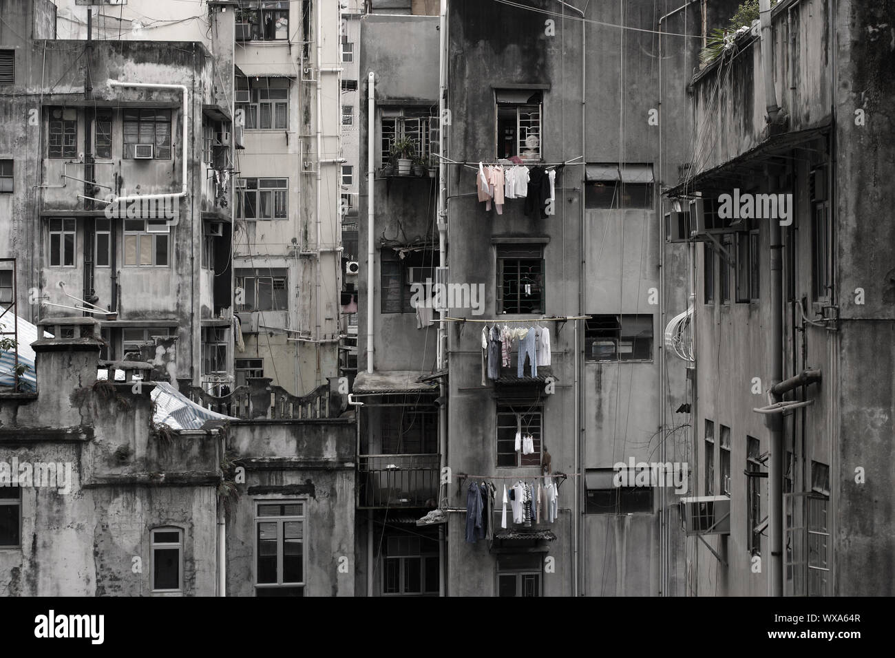 Run-down residential building in the city Stock Photo - Alamy