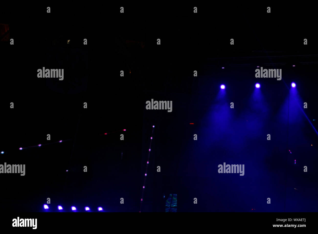 Raving night club hi-res stock photography and images - Alamy