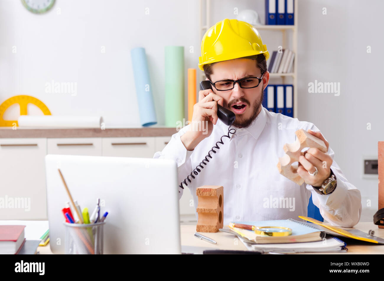 Tes office hi-res stock photography and images - Alamy