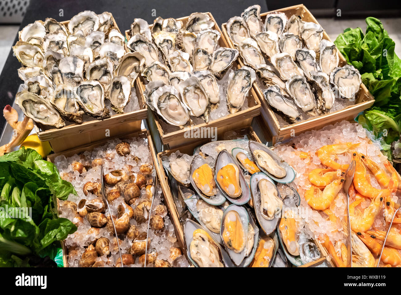 seafood on ice Stock Photo - Alamy
