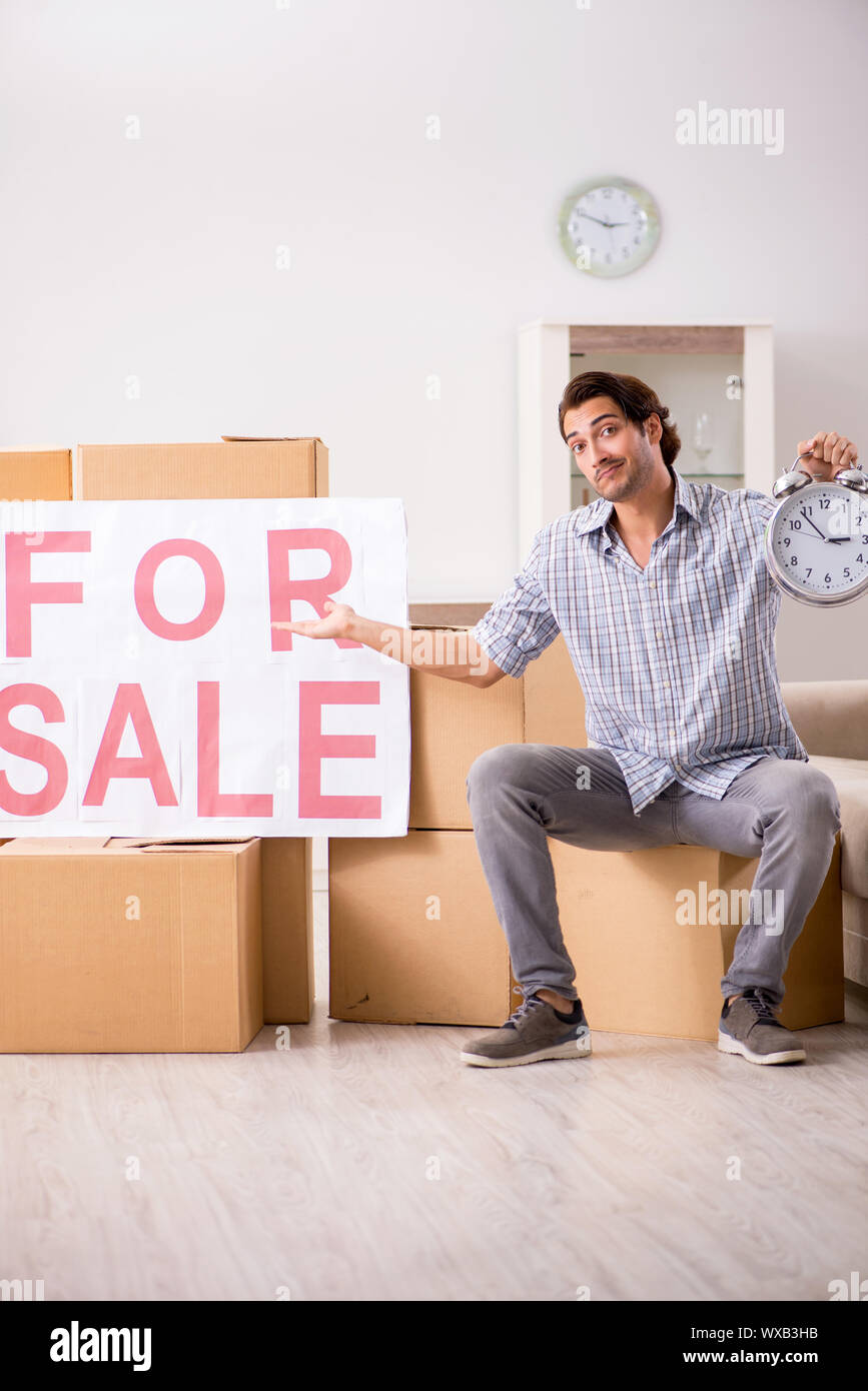 Moving deadline hi-res stock photography and images - Alamy