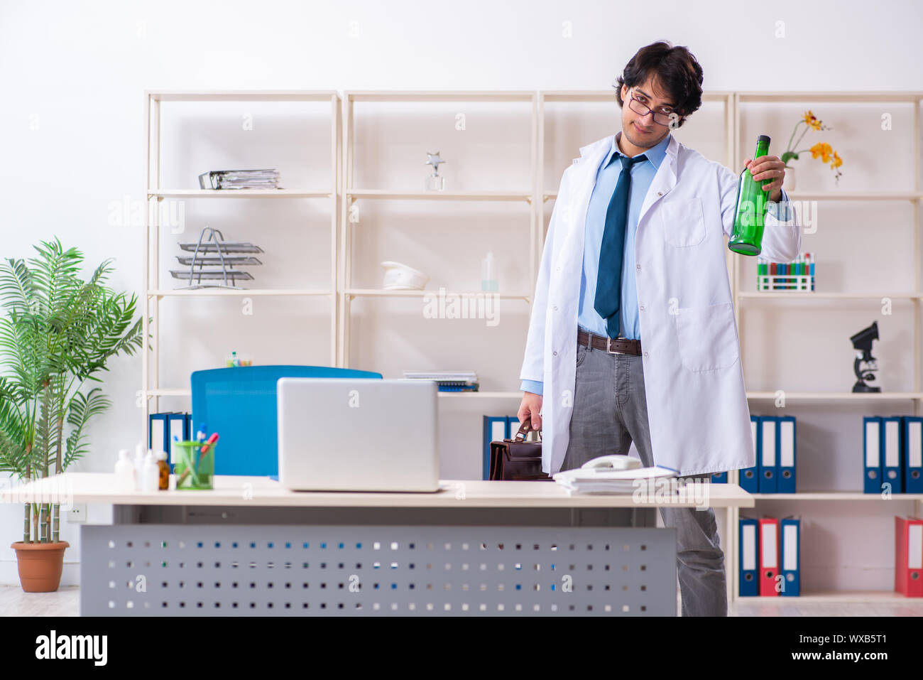 Doctor party office hi-res stock photography and images - Alamy