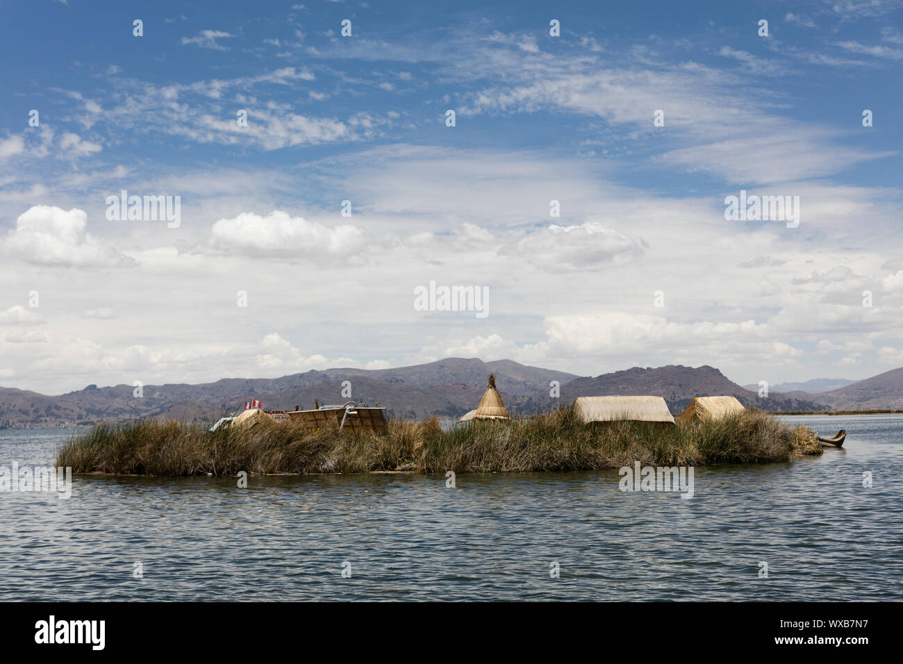 Uros indian woman boat hi-res stock photography and images - Alamy