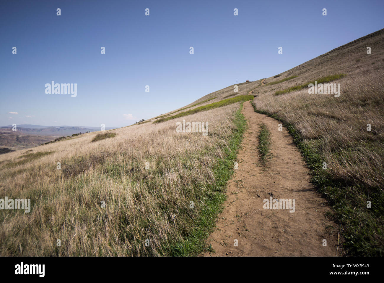 foot path up to mountain top Stock Photo - Alamy