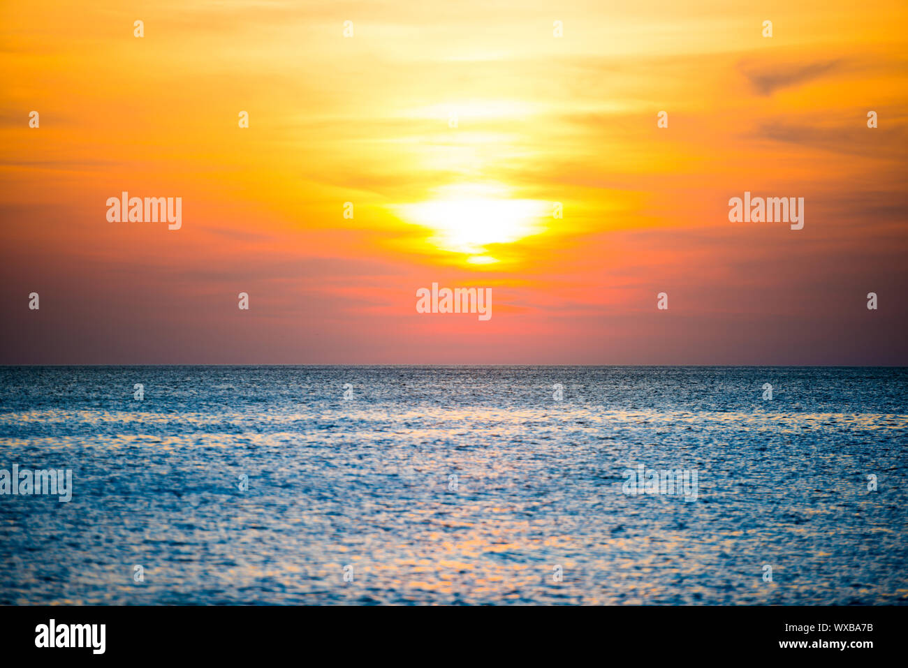 Beautiful ocean color hi-res stock photography and images - Alamy