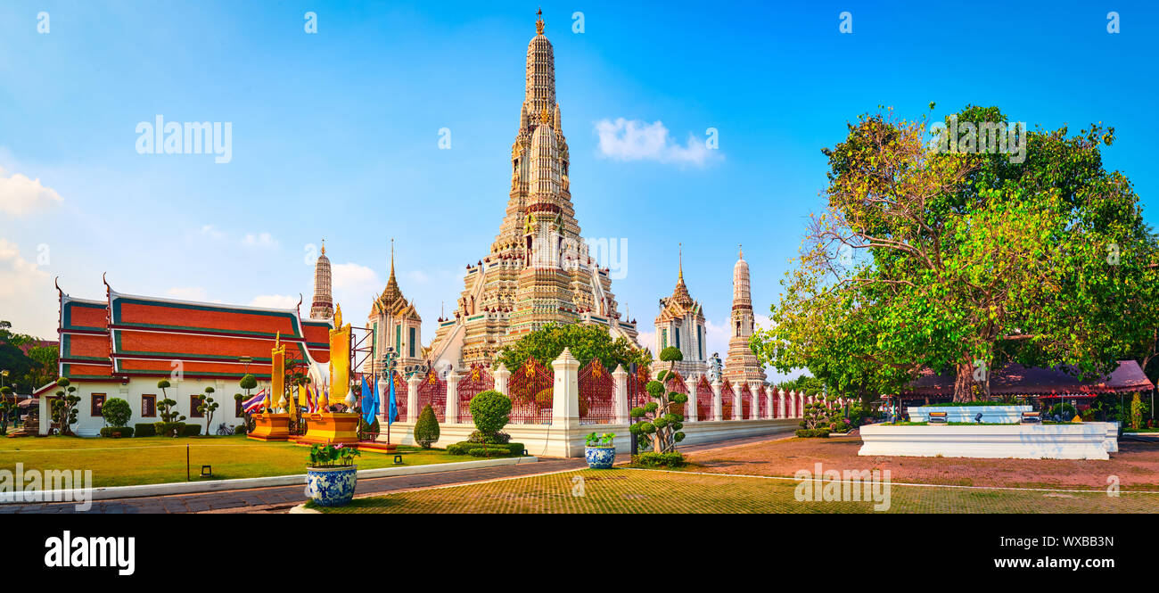 Beautiful view of War Arun. Bangkok, Thailand. Panorama Stock Photo - Alamy