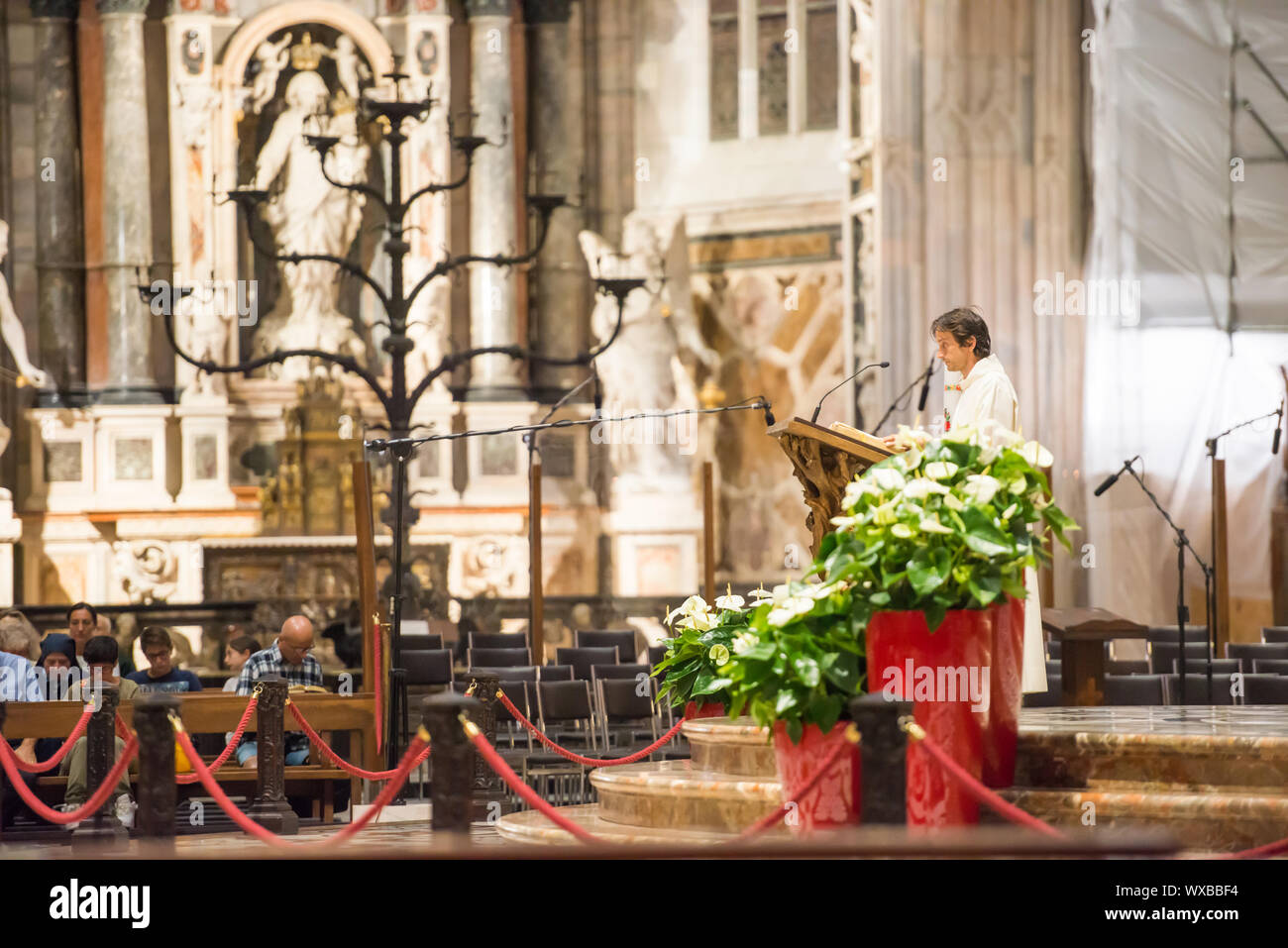 Roman catholic chalice hi-res stock photography and images - Alamy