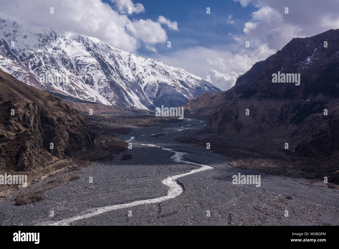 Darial gorge hi-res stock photography and images - Alamy