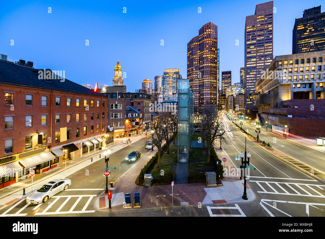 Boston skyline at sunset hi-res stock photography and images - Alamy