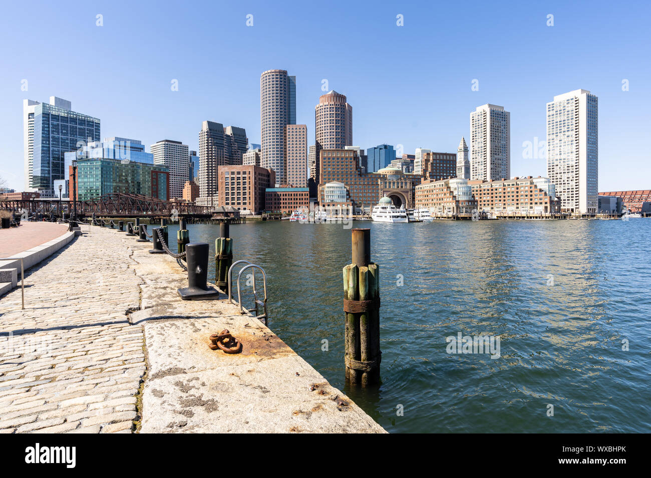 Boston fan pier park hi-res stock photography and images - Alamy