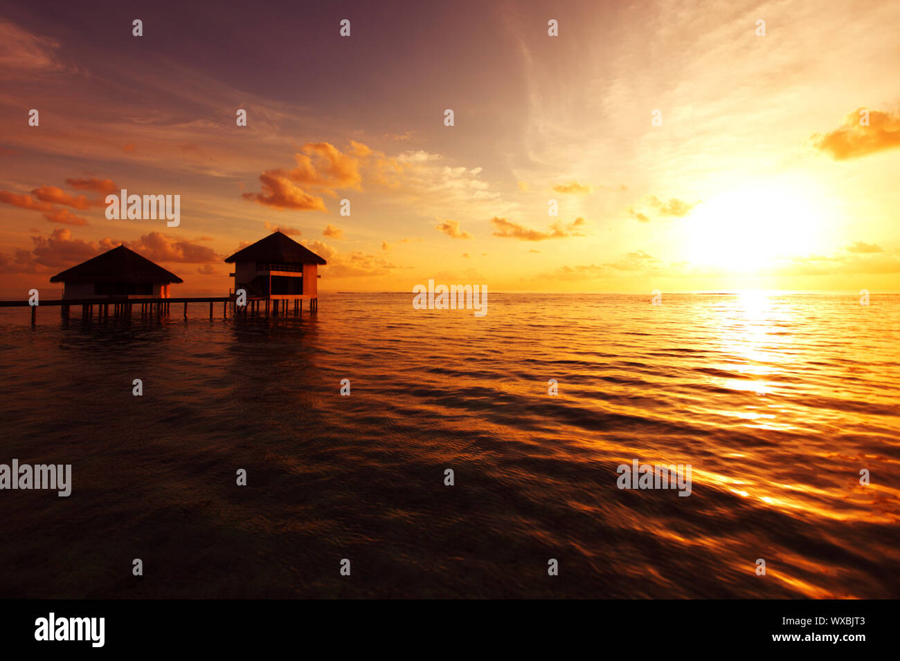 Resort maldivian houses hi-res stock photography and images - Alamy