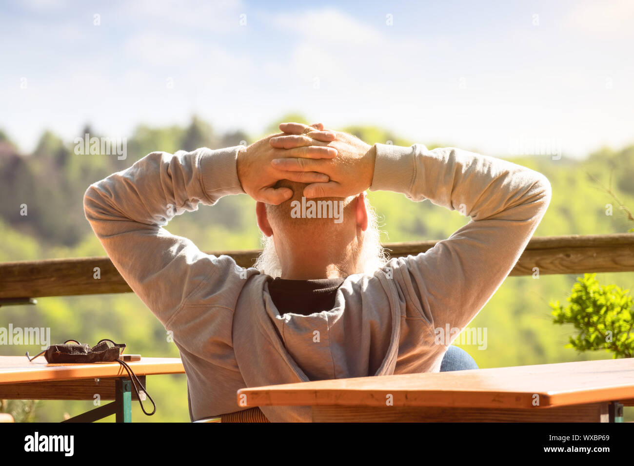 Elderly people sun hi-res stock photography and images - Alamy