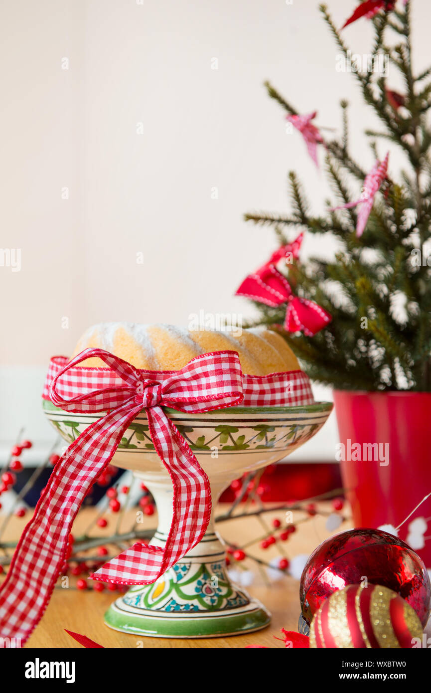 Turban cake hi-res stock photography and images - Alamy