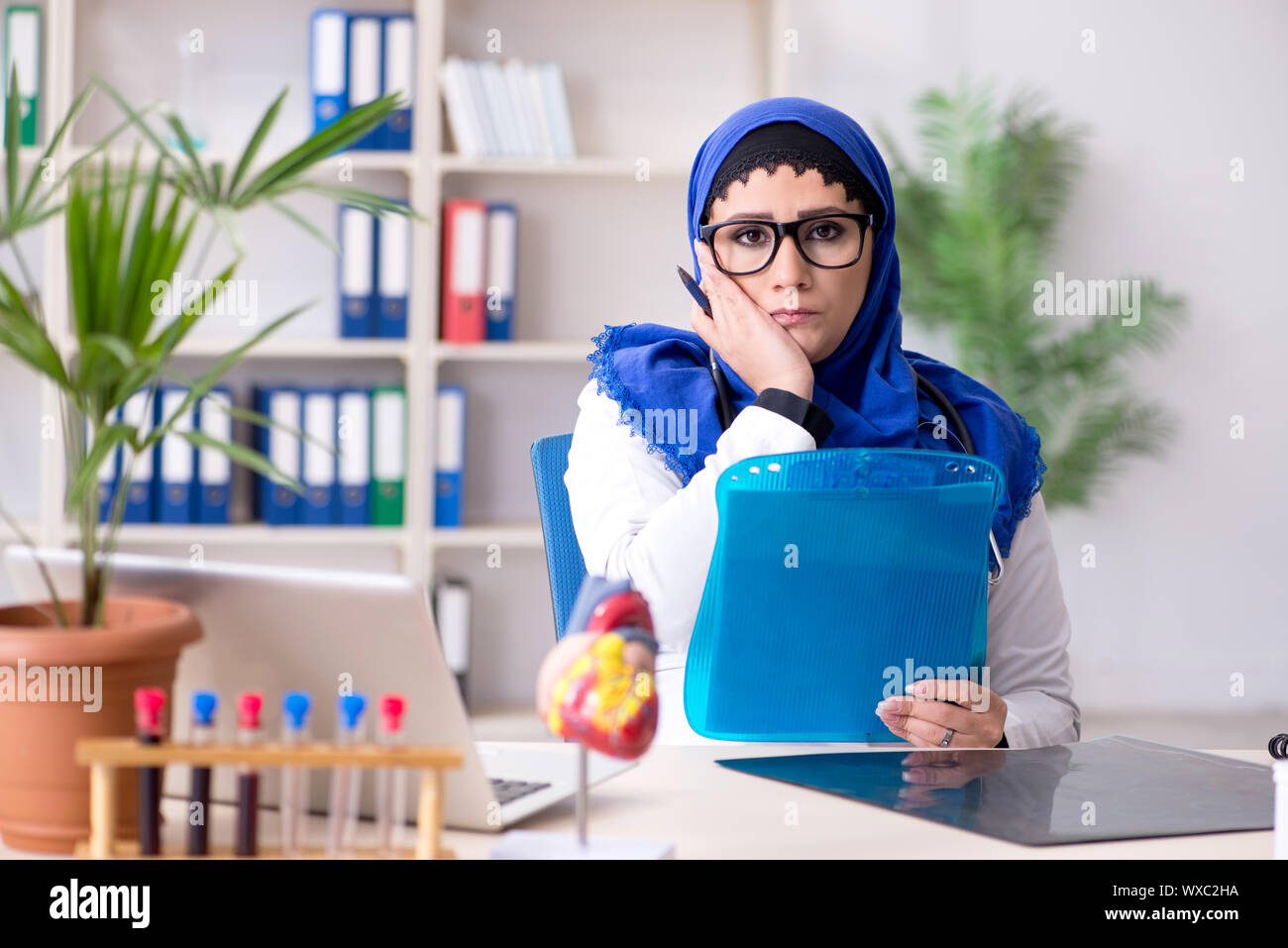 Female doctor in hijab working in the hospital Stock Photo - Alamy