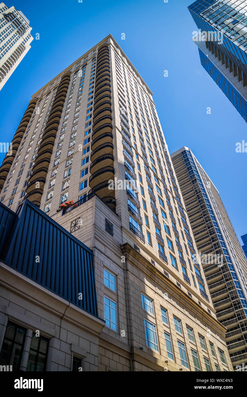 Skyscraper in the build hi-res stock photography and images - Alamy