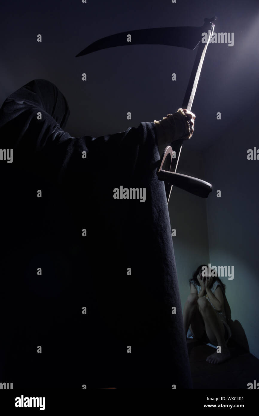 Grim reaper woman hi-res stock photography and images - Alamy