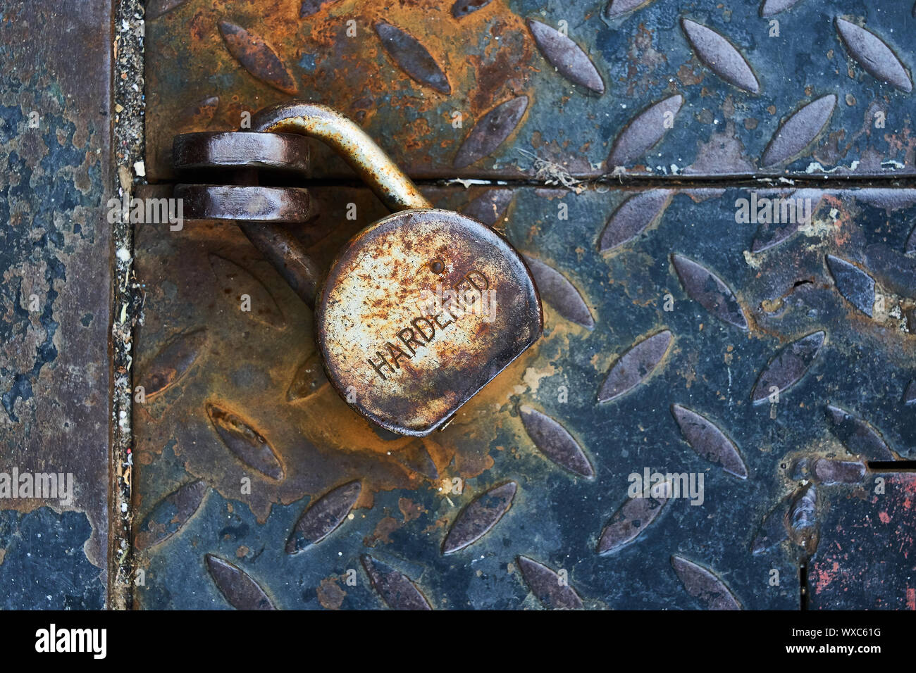 Old pad lock hi-res stock photography and images - Alamy