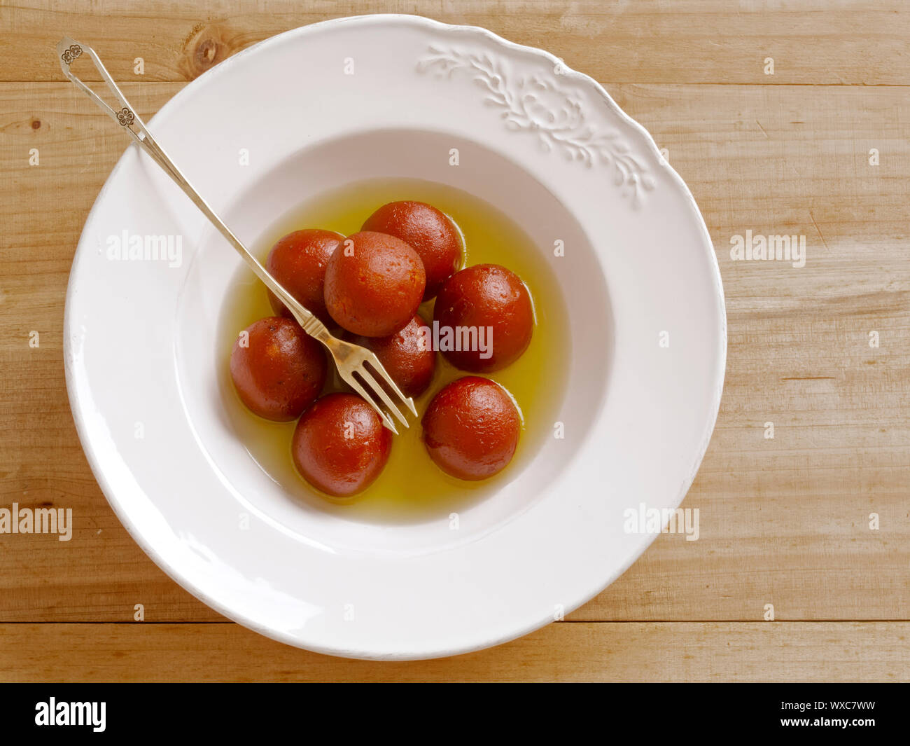 Gulab jamun hi-res stock photography and images - Alamy