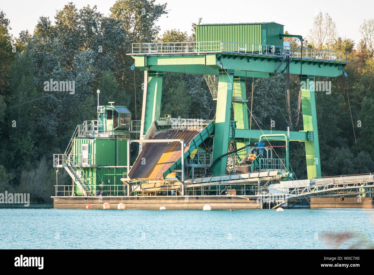 Pebbles construction hi-res stock photography and images - Alamy