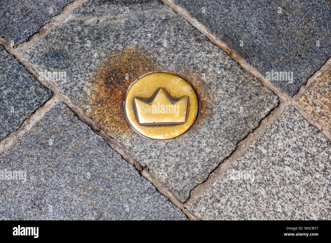 Bronze crown hi-res stock photography and images - Alamy