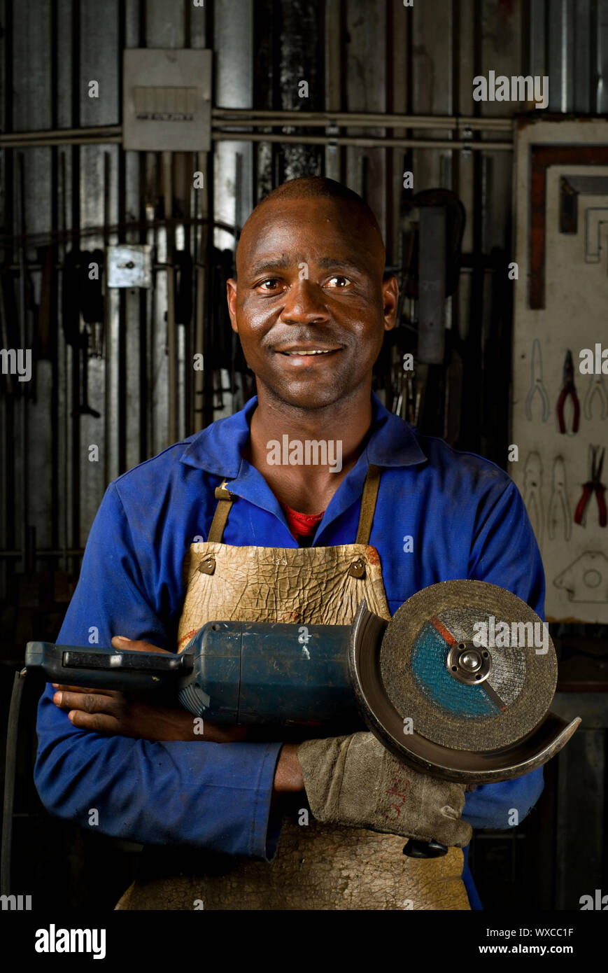 African american angle grinder hi-res stock photography and images - Alamy