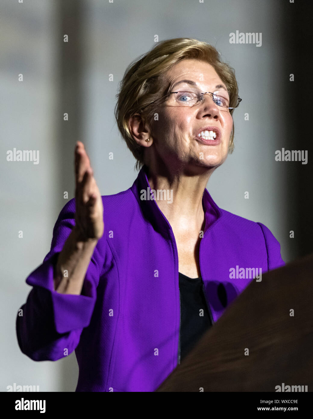 Elizabeth warren hi-res stock photography and images - Alamy
