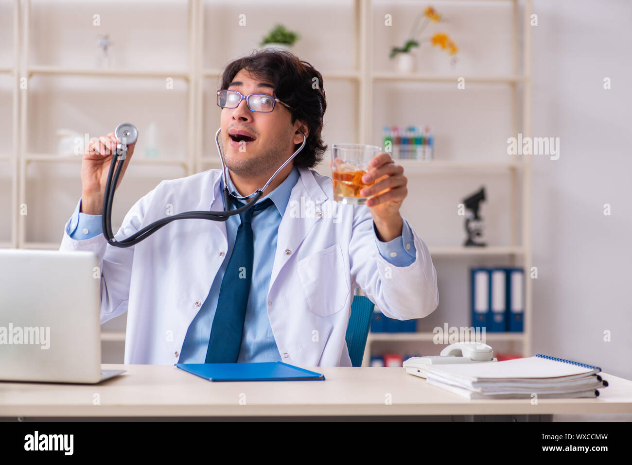 Doctor whiskey hi-res stock photography and images - Alamy