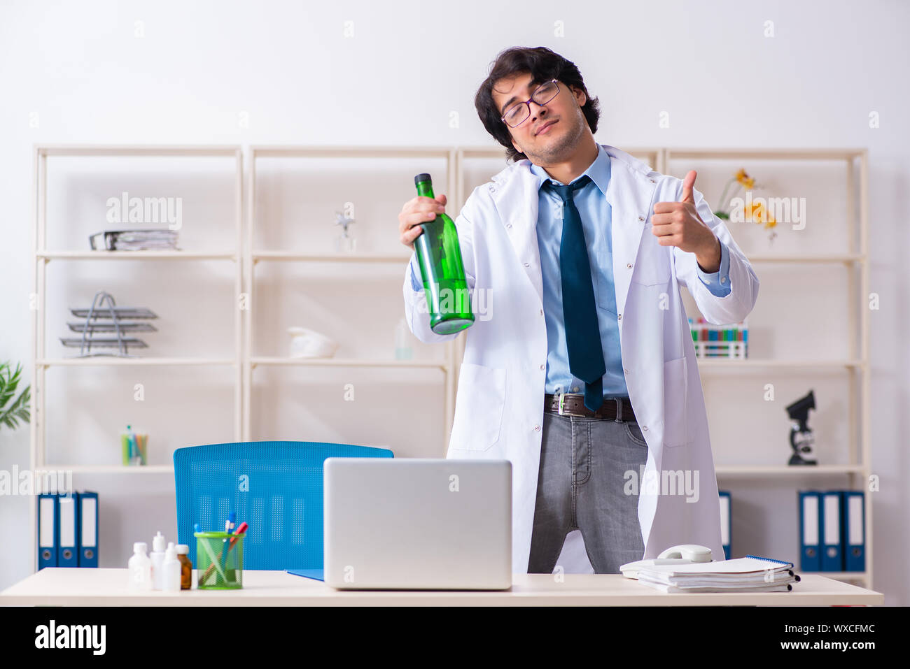 Drunk hospital hi-res stock photography and images - Alamy