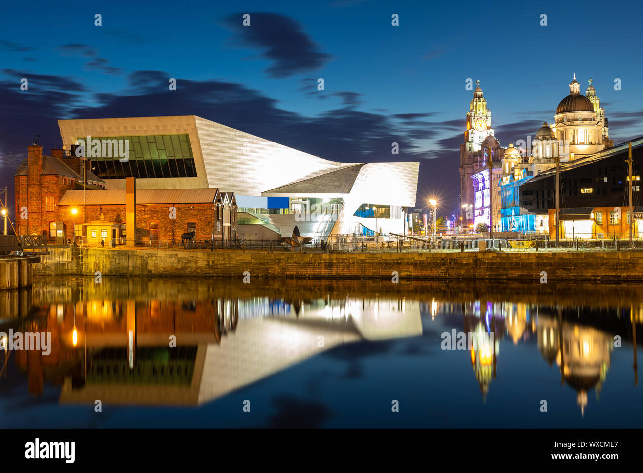 Liverpool waterfront light hi-res stock photography and images - Alamy
